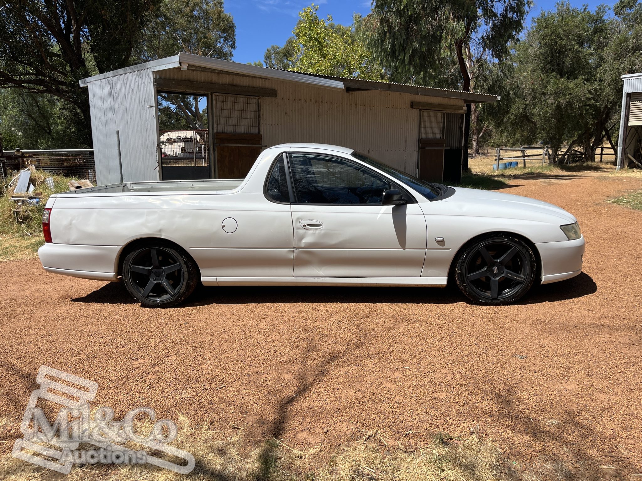2005 Holden Commodore VZ Automatic V6 Alloytech Ute – Mil & Co Auctions