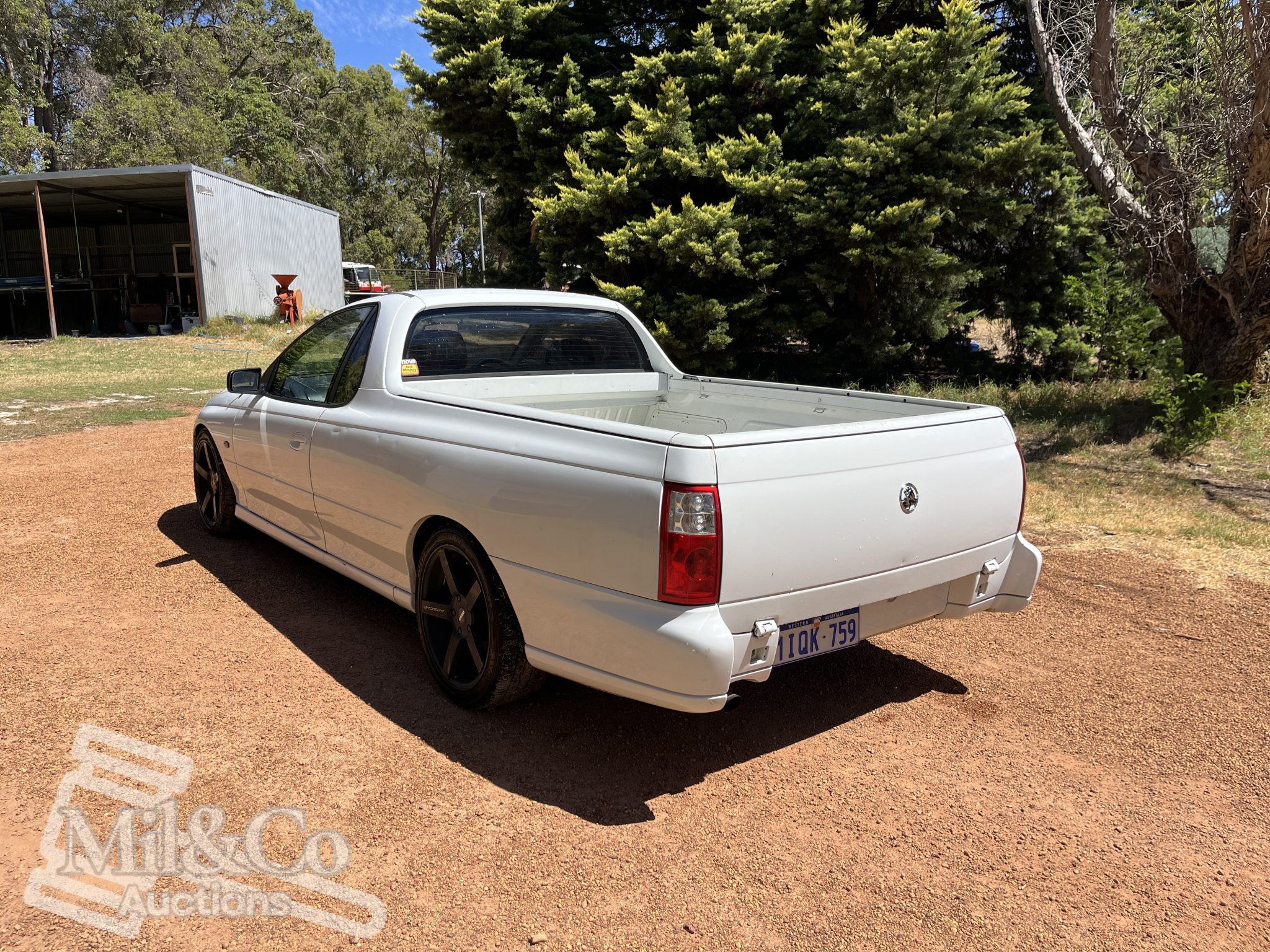 2005 Holden Commodore VZ Automatic V6 Alloytech Ute – Mil & Co Auctions