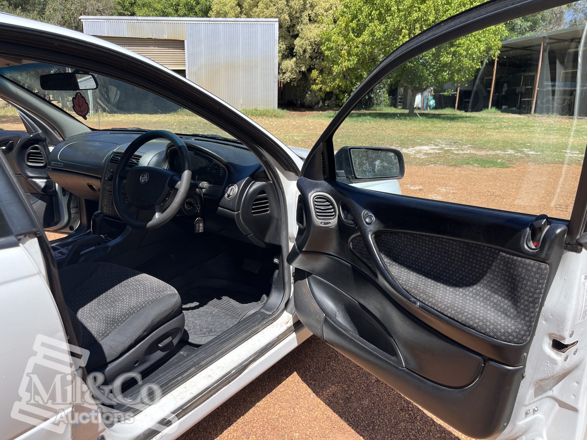 2005 Holden Commodore VZ Automatic V6 Alloytech Ute – Mil & Co Auctions