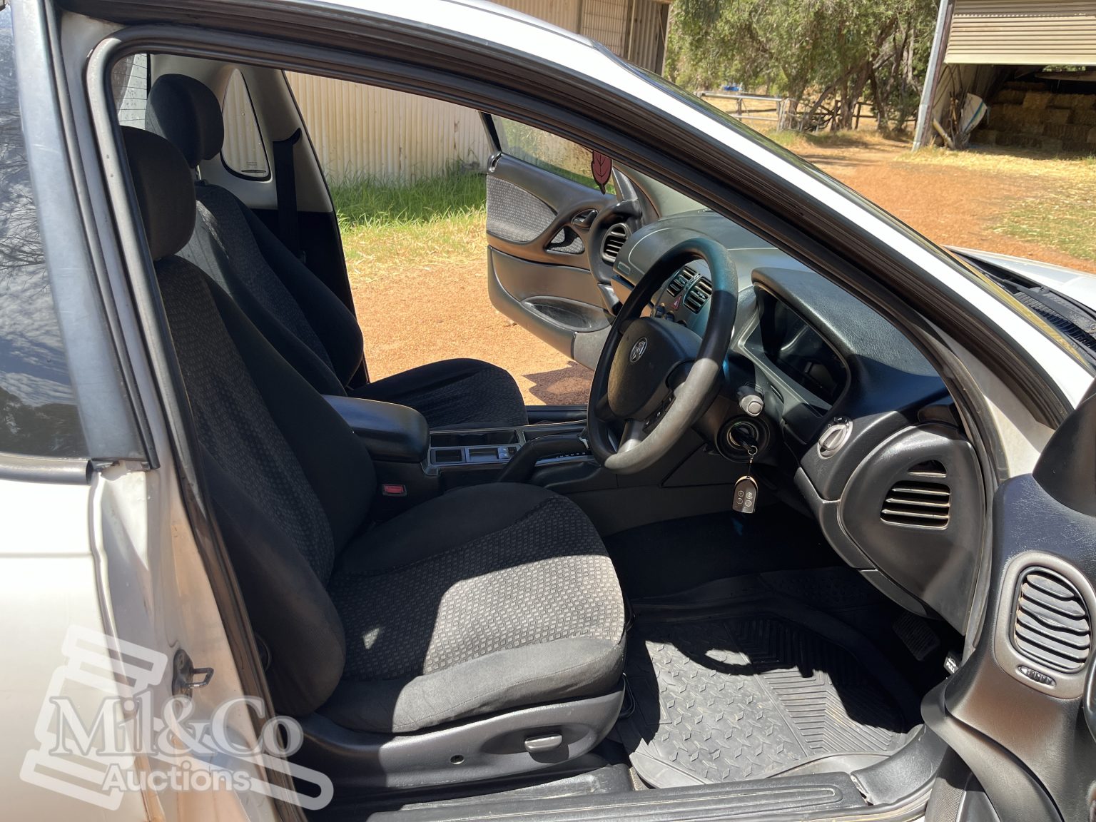 2005 Holden Commodore VZ Automatic V6 Alloytech Ute – Mil & Co Auctions